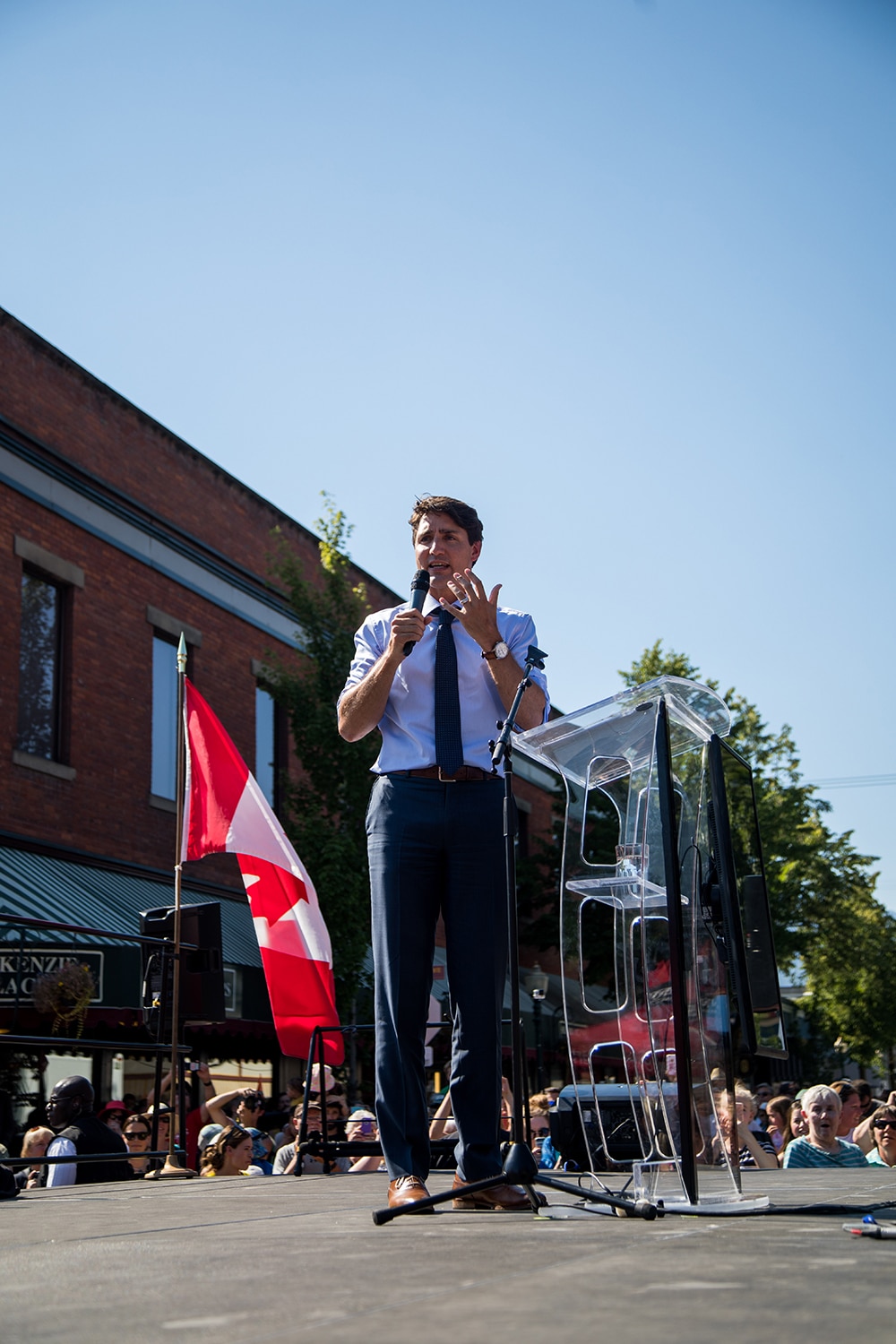 Justin Trudeau's back in Revelstoke on 'personal' time - Revelstoke ...