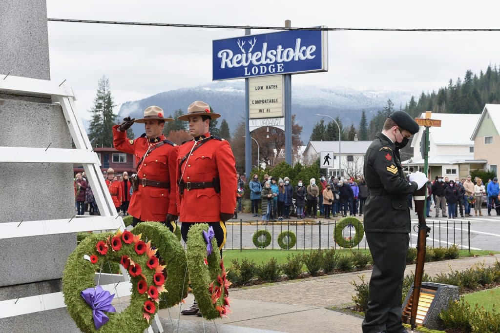 Photo gallery: Revelstoke gathers for Remembrance Day 2021 – Revelstoke ...